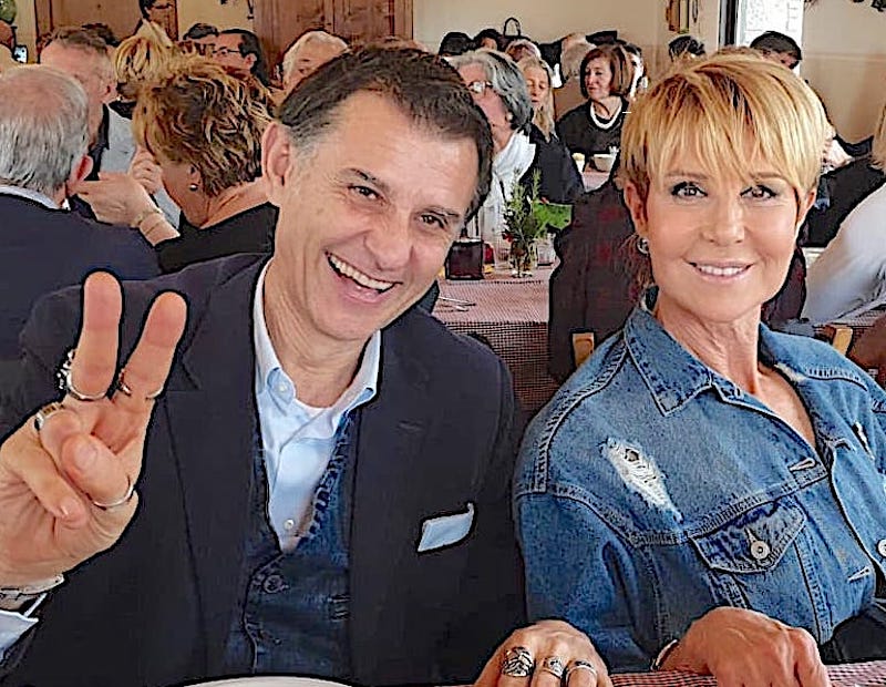 Felicità alimentare lode alla convivialità di Alex Revelli Sorini